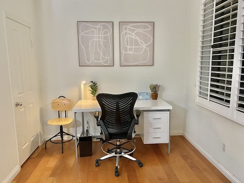 Irvine Premium Location 2b1b Condo Disney/airport - Irvine, CA