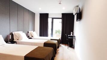 Quarto Triplo Standard, varanda | Wi-fi grátis