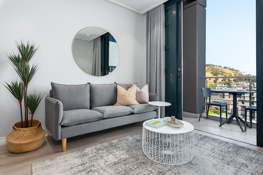 Lush Sky Apartment With Ocean Views - Cape Town