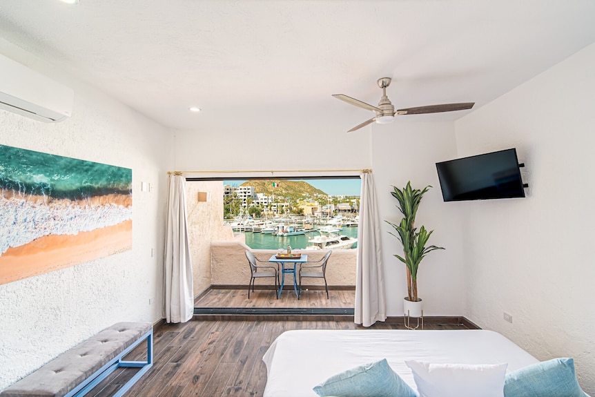 Newly Remodeled Condo In The Cabo Marina - Cabo San Lucas