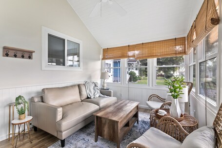 Canada Vacation Rentals: house rentals & more | Vrbo