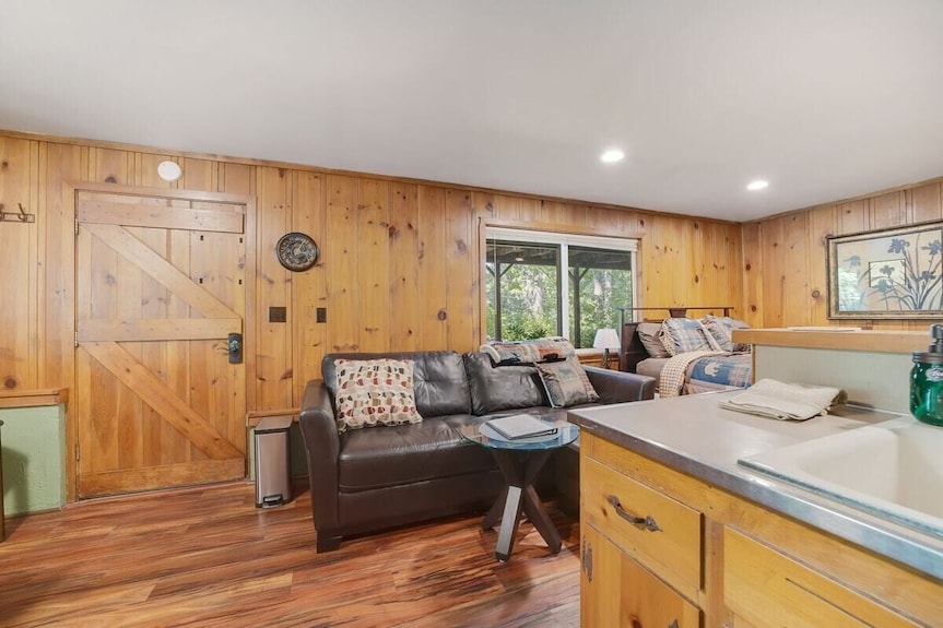 Ponderosa Paradise, Gorgeous Studio W/ Private Entrance, Walk To Town - Brentwood Lake, Twain Harte