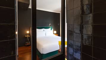 Quarto casal | Roupas de cama premium, edredons de pluma, cortinas blackout