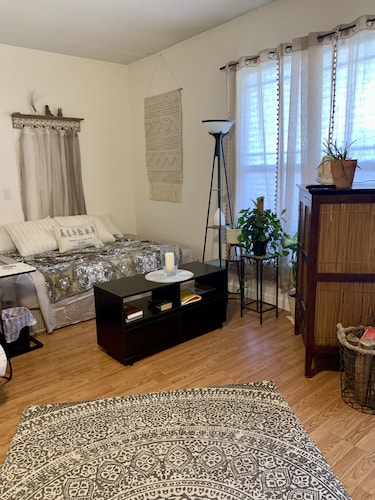 Sunset Garden Retreat - Raleigh, NC