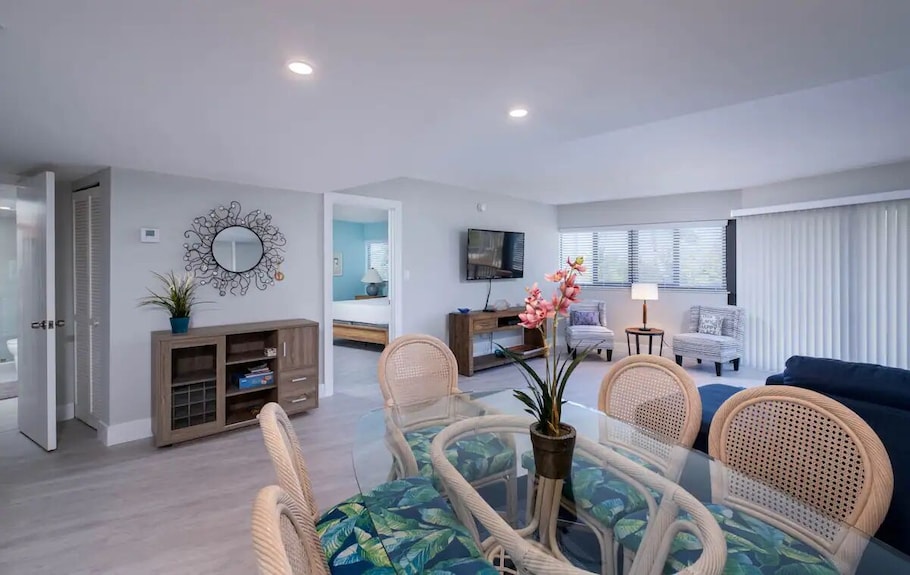 Free Kayaks Overlooking Pickleball Courts - Florida Keys