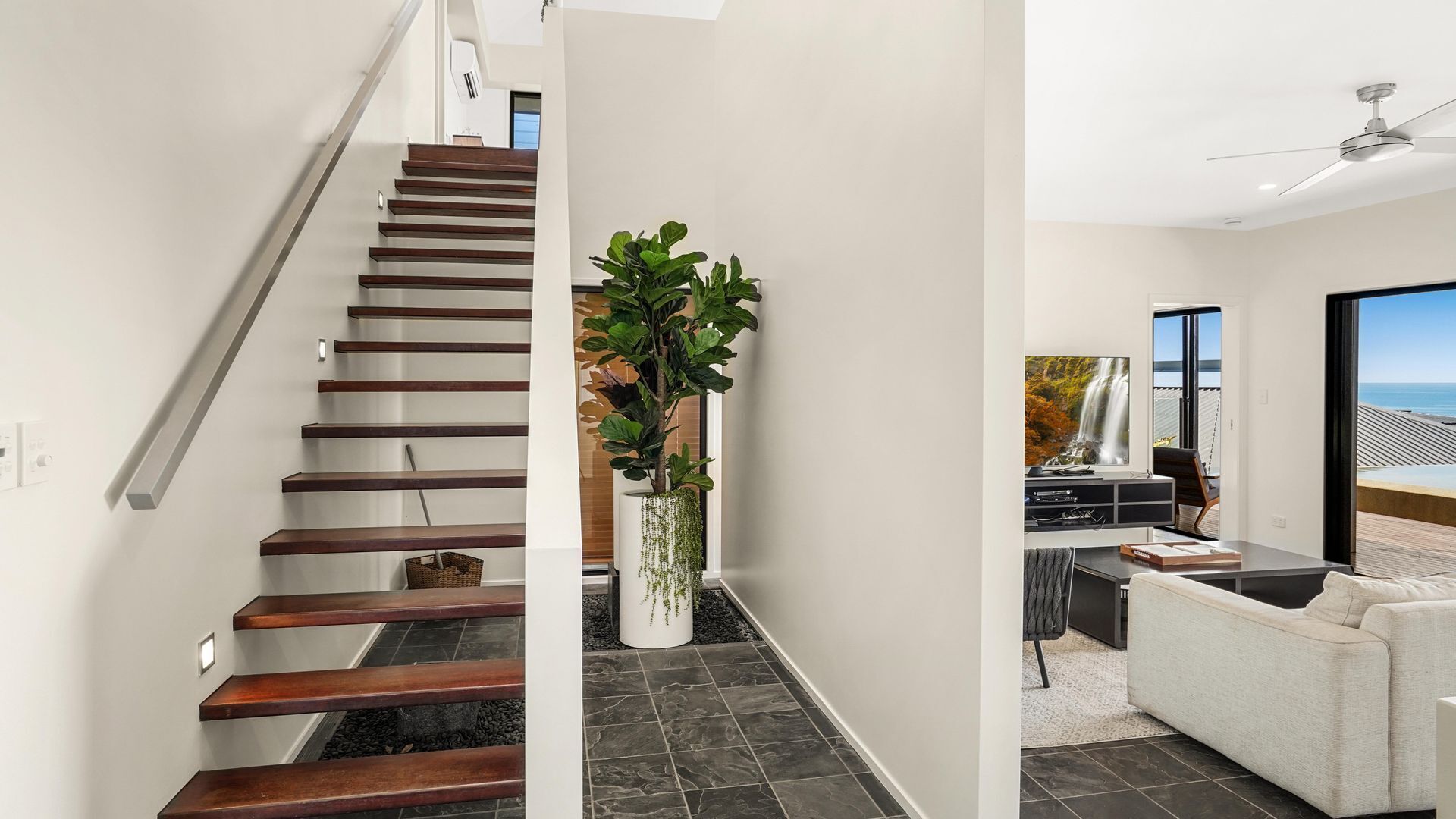 Belle Escapes Trinity Blue Oceanview Home - Trinity Beach