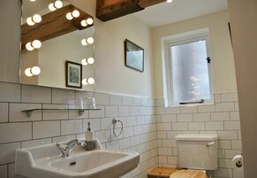 Casa | Banheiro | Chuveiro/banheira combinados, banheira de imersão, secador de cabelo