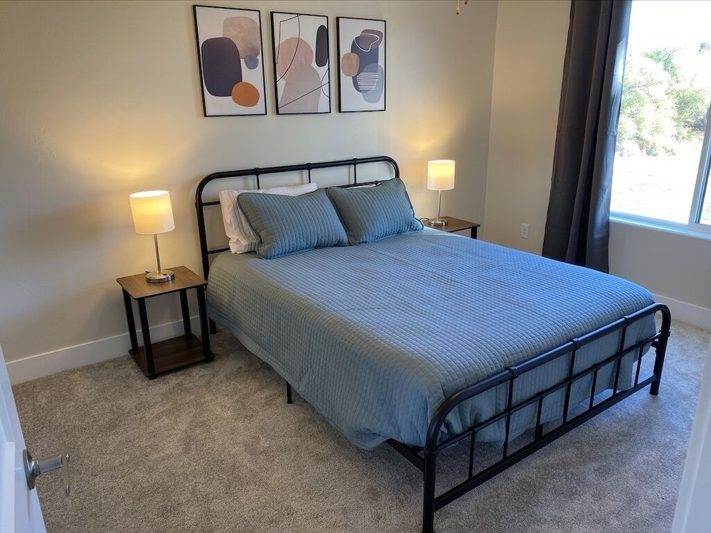 Gorgeous New Townhome With Hot Tub - Kanab, UT