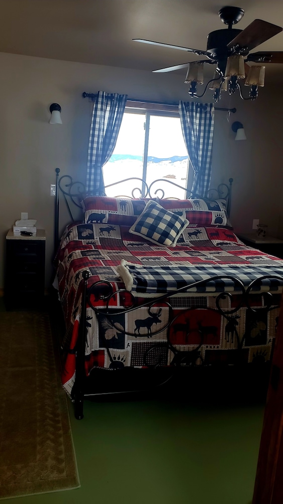 Shedhorn Cabin #3 Of 3 - 1 Bedr & Full Rv Hookups - White Sulphur Springs, MT