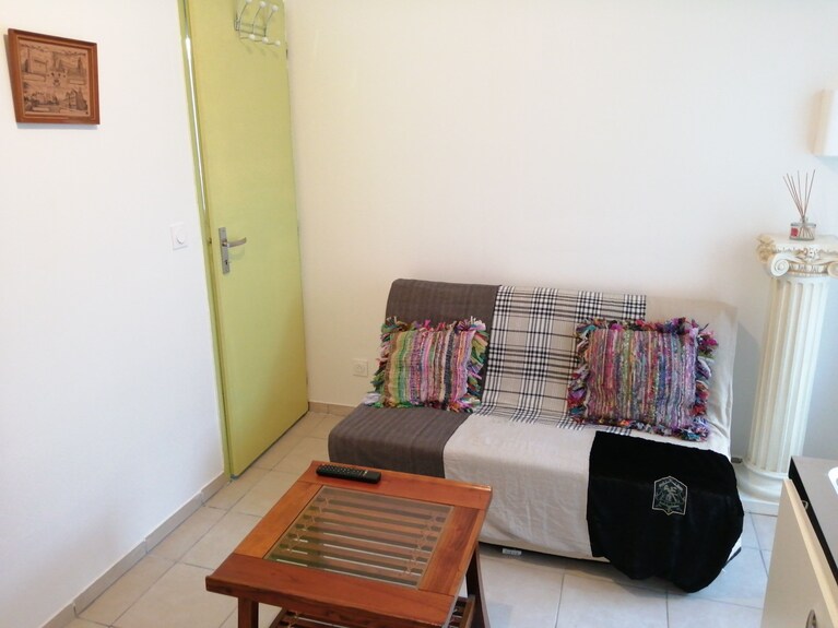 The Little House In The Woods - Créon