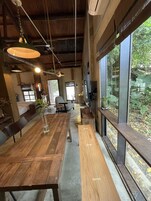 Minibar com produtos grátis, Wi-fi grátis 