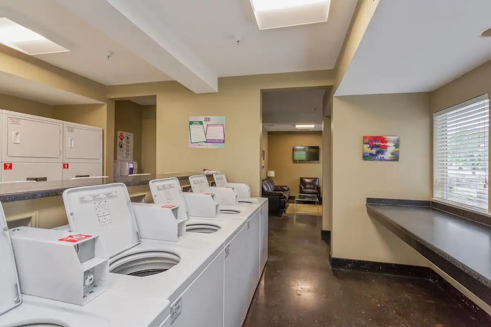 Downtown Nashville Riverfront Retreat-free Parking - Nashville, TN
