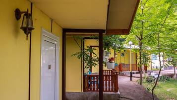 Bungalow, 1 quarto, fumadores, varanda | Terraço/pátio interior