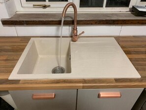 Micro-ondas, cafeteira/chaleira