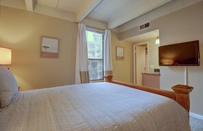 Apartamento em Condomínio Fechado, 2 quartos | 2 quartos, secretária adequada para computadores portáteis 