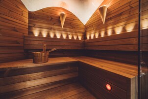 Tratamentos faciais, manicure e pedicure
