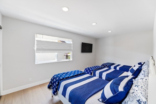 Waterfront Channel Islands Home, Modern, Private Boat Dock, Hot Tub - Oxnard, CA