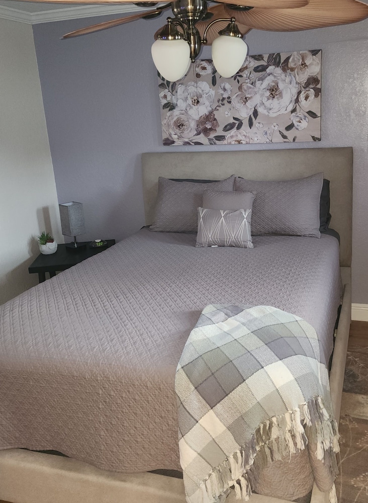 Cute & Cozy 1 Bedroom Guesthouse Located In Winter Haven Fl - Winter Haven, FL