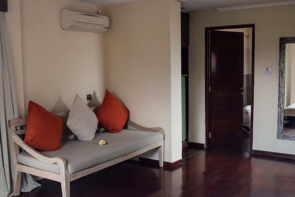 Studio Atas - Legian