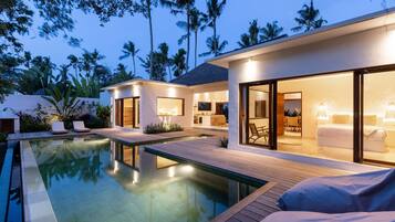 Villa Básica, 2 camas queen-size | Piscina | Piscina exterior, uma piscina transbordante