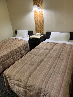 Quarto duplo, para não fumantes | Wi-Fi de cortesia, roupa de cama