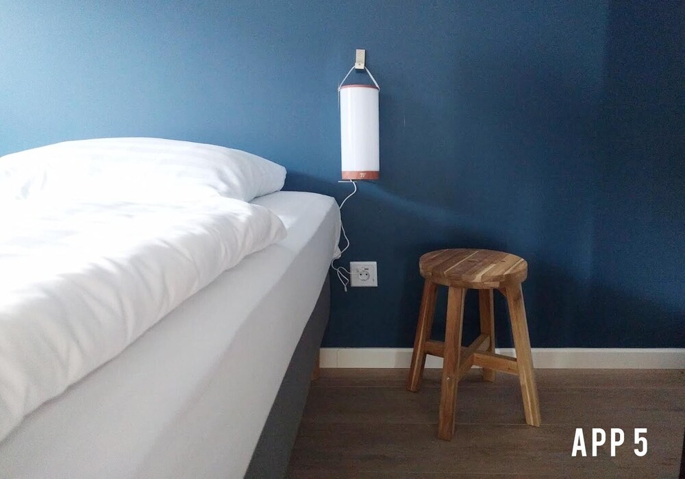 Nieuw Gerenoveerde Appartementen Op Een Groot Terein - Hollum