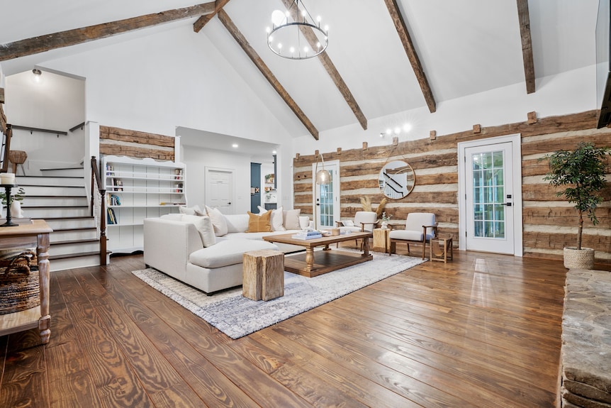 *Newly Renovated Luxury Designer Farmhouse On A 35-acre Farm, Private And Gated! - Lake Lanier, GA