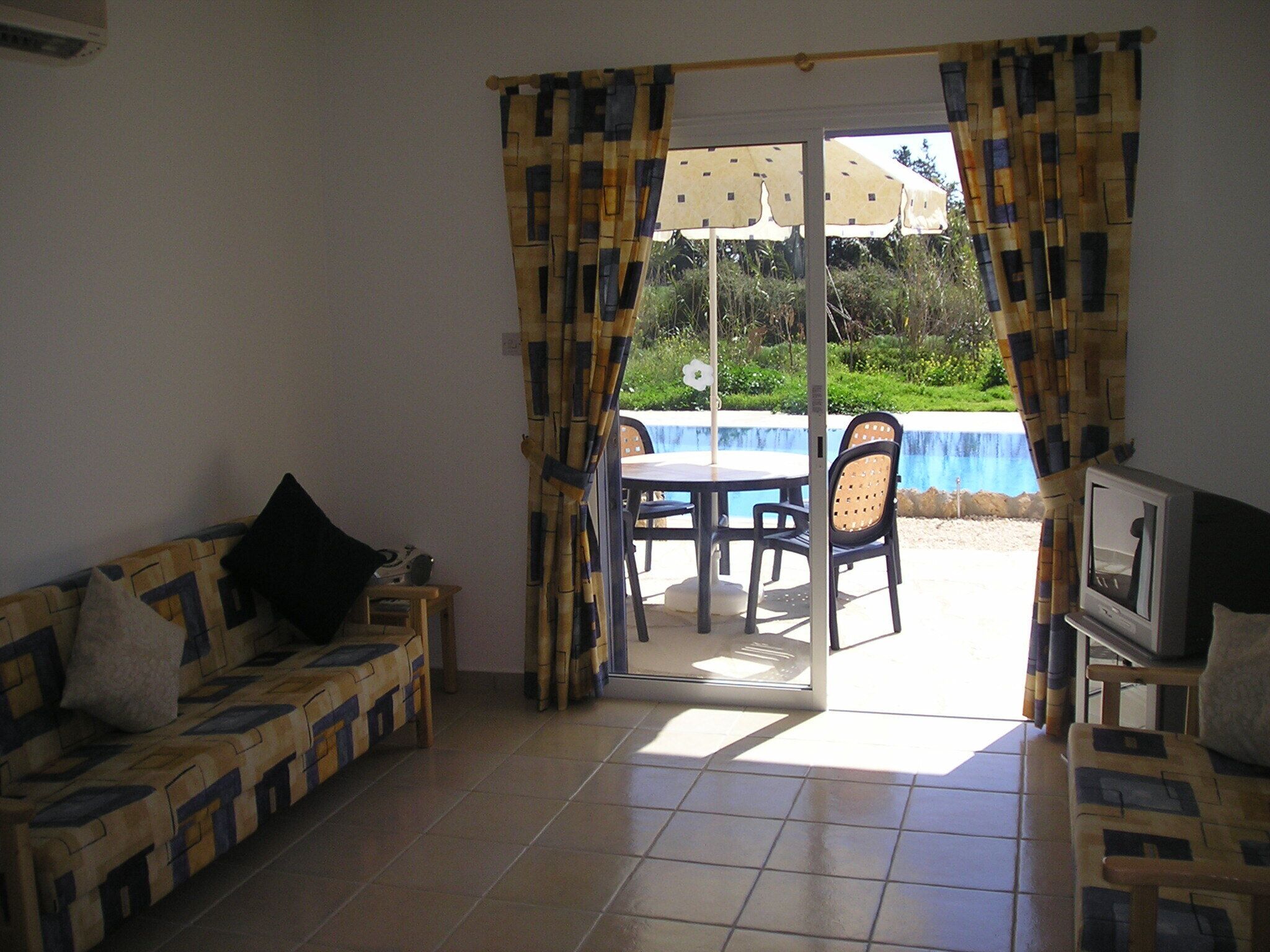 Paradise Villa, 3 Bedrooms, Roof Terrace, Pool, Free Wi-fi, Close To Amenities - Cyprus