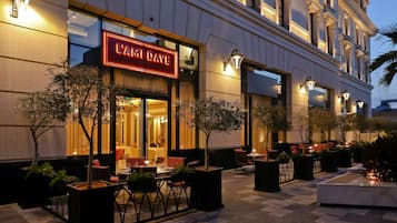 4 restaurantes, café da manhã, culinária americana