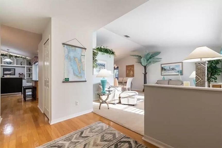 Villa Cape Coral Gulf Access Western Exposure Heated Pool Hot Tub 5 Bedrooms 2 B - ケープコーラル, FL