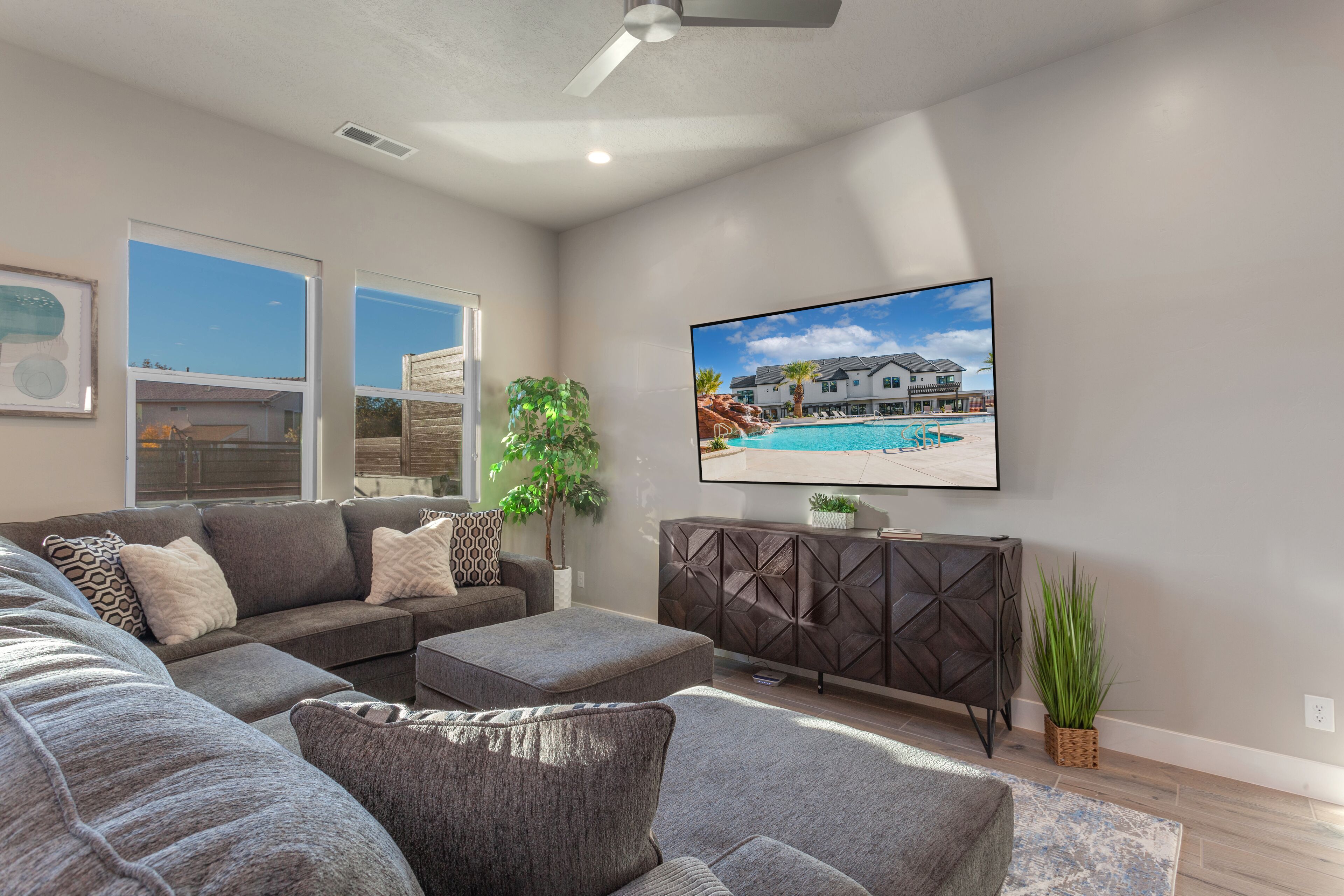 The Gathering Place | Private Hot Tub, Kayaks, Bbq Grill & Beautiful Resort Pool - Utah