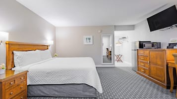 Quarto Deluxe, 1 cama king-size | Secretária, secretária adequada para computadores portáteis