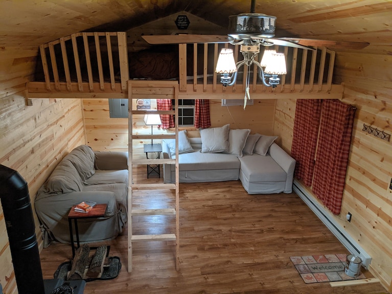 Cabin Surrounded By Wayne National Forest And The Baileys Trail System - Athens, OH