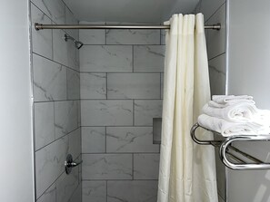 Quarto luxo | Banheiro