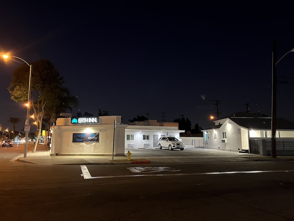 Erth Inn By Aga Bell Gardens - Compton, CA