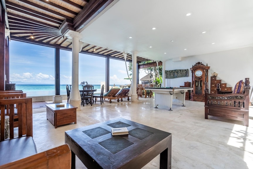 Beachfront Group Property 9 Separate Rooms, 3 Levels | The Village Of Angels - بالي