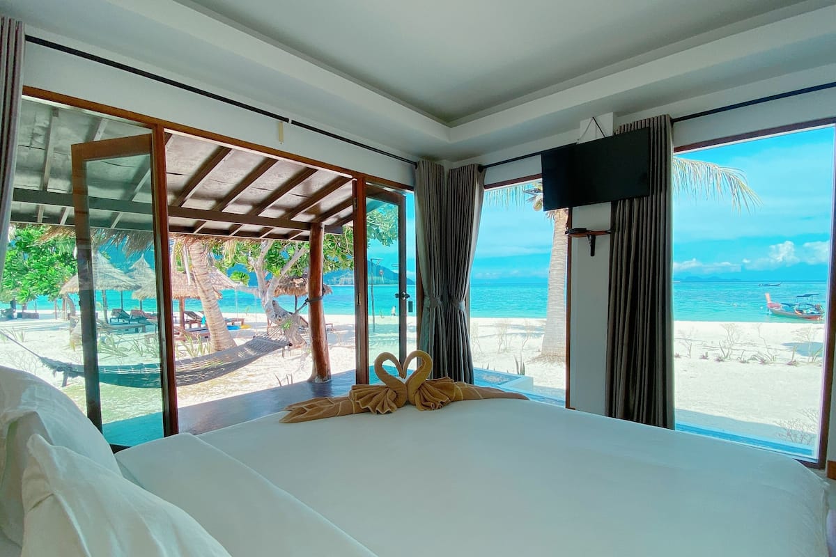 Grand Beach Front Sea View | Individualmente decorados, escrivaninha, Wi-Fi de cortesia