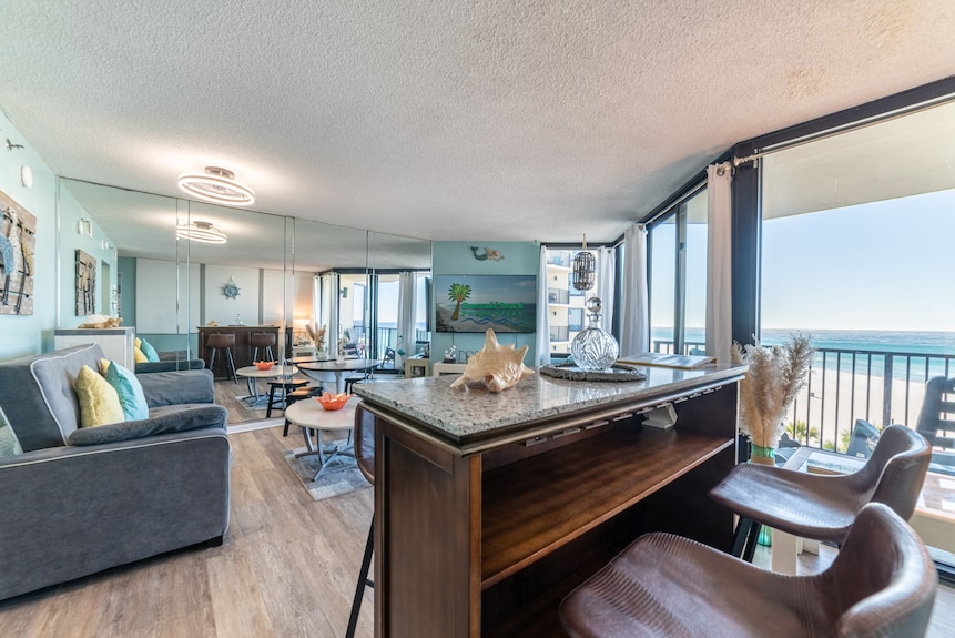 Seaside Serenity Beachfront-1/1-comp. Beach Serv. - Panama City Beach