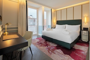 Suite (Emerald) | Minibar, cofre com capacidade para portátil, cortinas/cortinados opacos