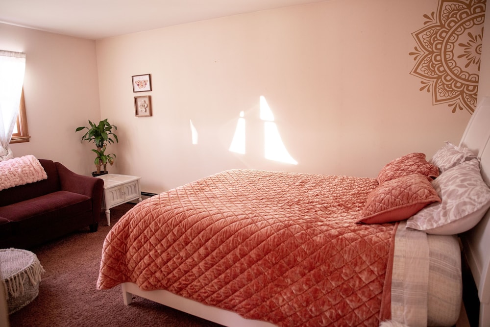 Lake Home, Across The Street From A Golf Course & Minutes To Shopping And More! - Minnesota