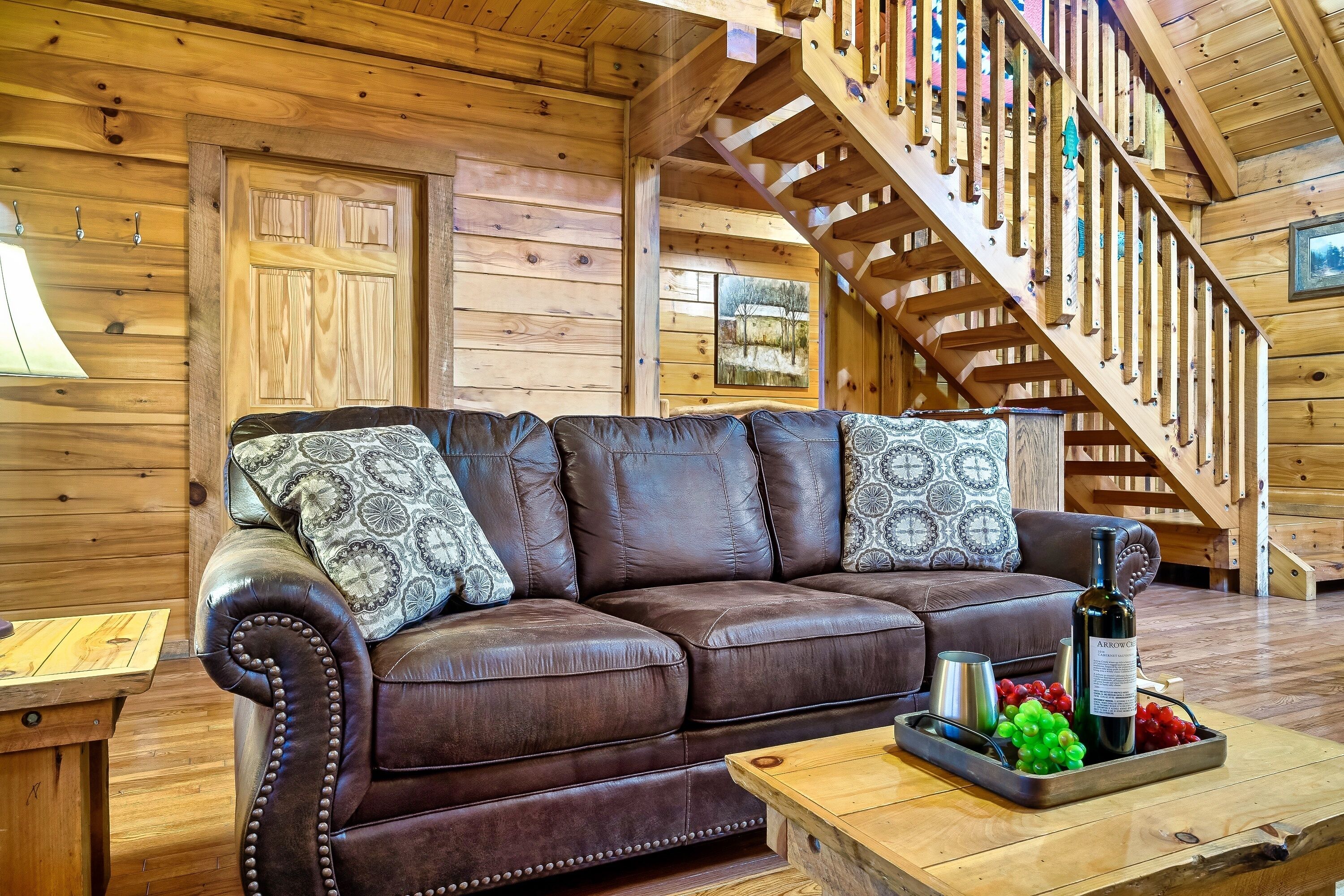 !Great Location! Hot Tub + Private + Log Cabin + Easy Access - Sevierville, TN