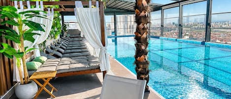 Piscina exterior sazonal