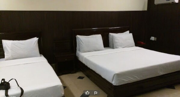 Quarto Triplo Standard | 1 quarto, Wi-fi grátis, roupa de cama fornecida 