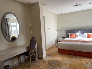 Apartamento real, 4 quartos | 4 quartos, cofres nos quartos, Wi-Fi de cortesia