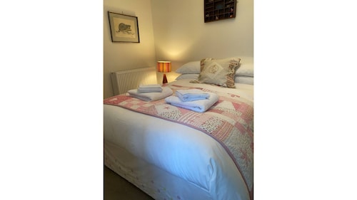 Dog Friendly Home  With Wood Fired Hot Tub - Snowdonia National Park