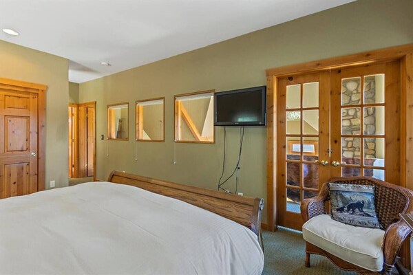 Slopeside Very Clean, Hot Tub, Gondola View, 4bd/3ba Same Side Of Hwy As Resort - 溫特帕克