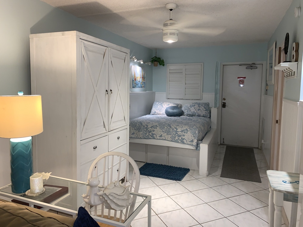 Water And Marina View Condo With Queen Sleeper And Heated Pool. - Clearwater, FL