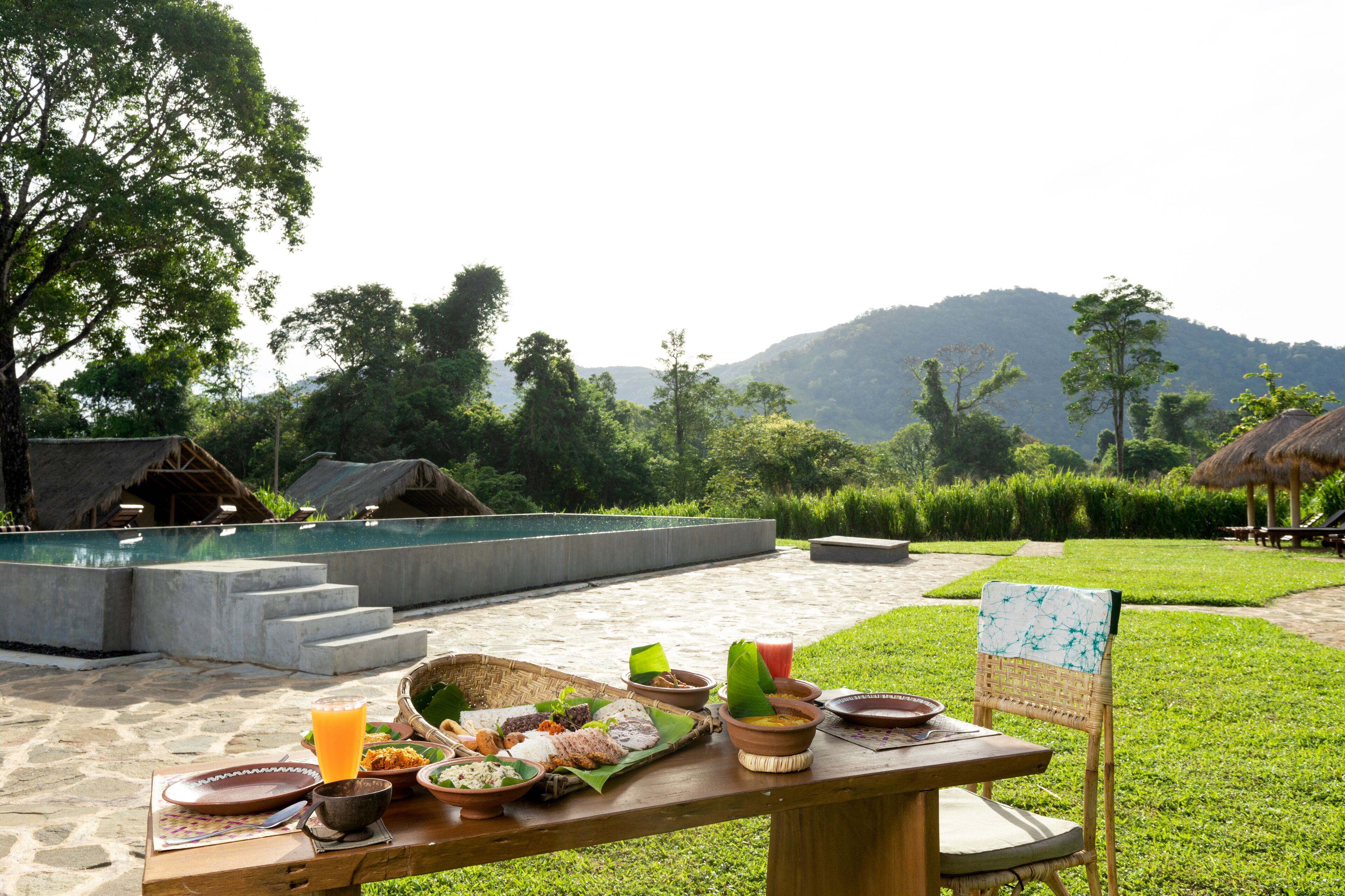 Pequeno-almoço completo diário (25 USD por pessoa) 