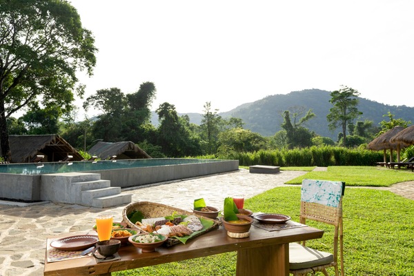 Pequeno-almoço completo diário (25 USD por pessoa)