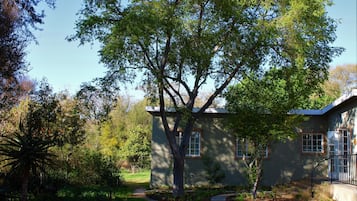 Casa, 1 quarto, terraço, vista para o jardim | Terrenos do alojamento
